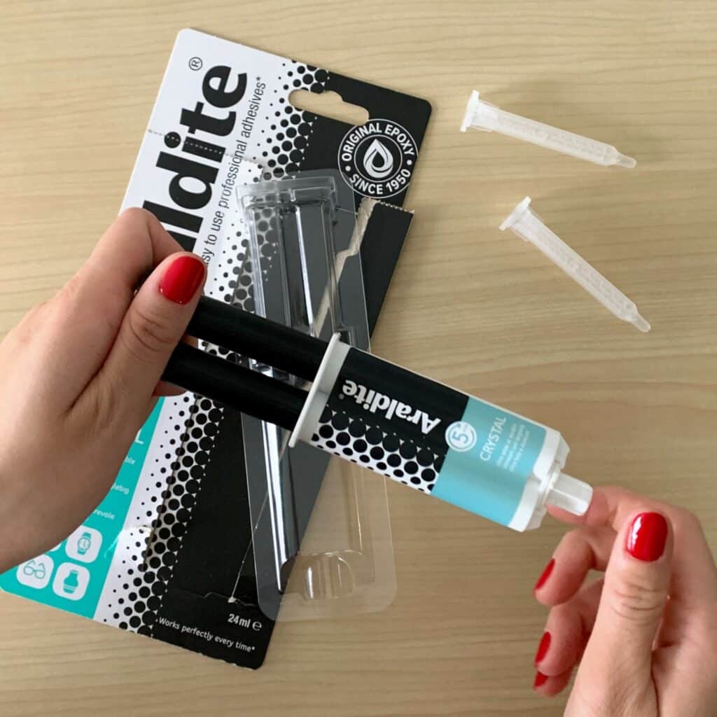 Colle Araldite Crystal : colle epoxy transparente pour verre, cristal