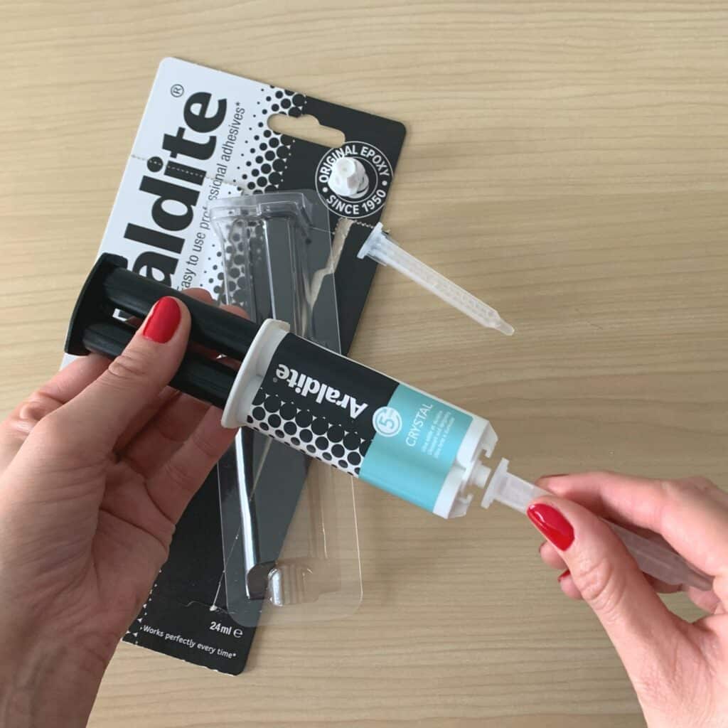 Colle Araldite Crystal : colle epoxy transparente pour verre, cristal