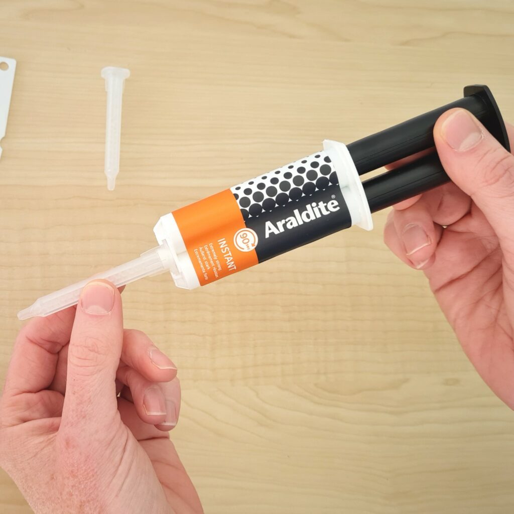 Araldite Instant : colle époxy instantanée (90 secondes) en tube